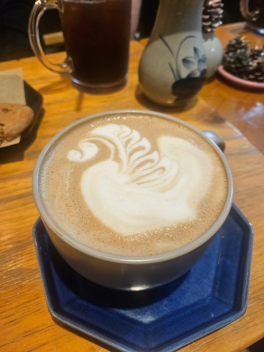 커피 & 토스트 델리 - 왕십리 카페 | 뽈레 Polle