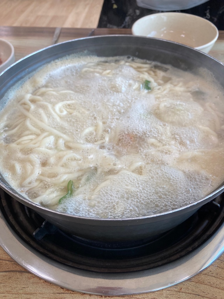 송정희 칼국수 - 강내면 칼국수 | 뽈레 Polle