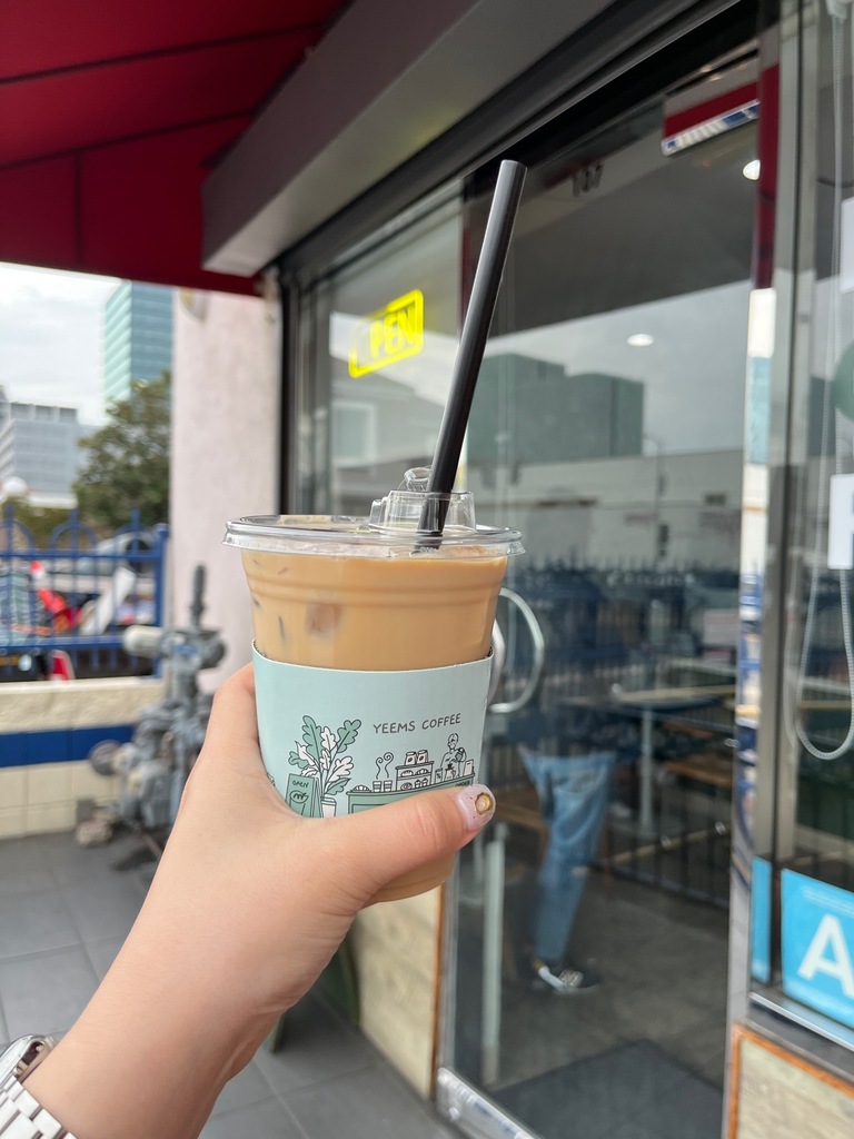 Yeems Coffee | 뽈레 Polle