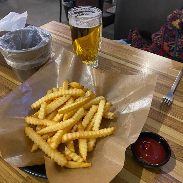 을지로 골뱅이 치킨 - 서초동 치킨 | 뽈레 Polle