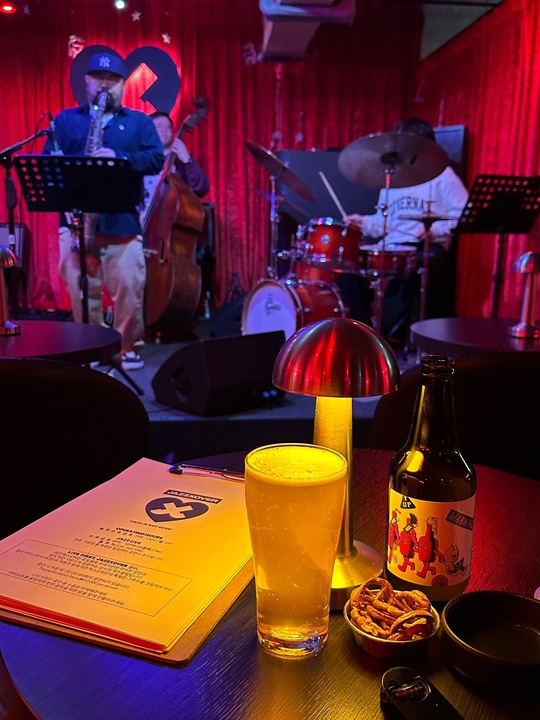 재즈엑스오버 - 성수동2가 바 | 뽈레 Polle